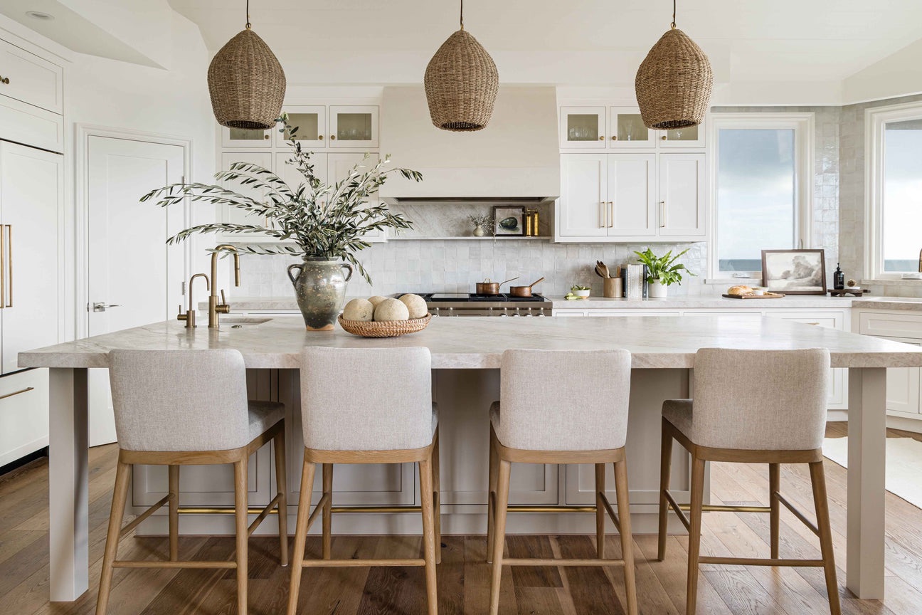 Kitchen Island Inspiration by Interior Designers - Hana's Happy Home